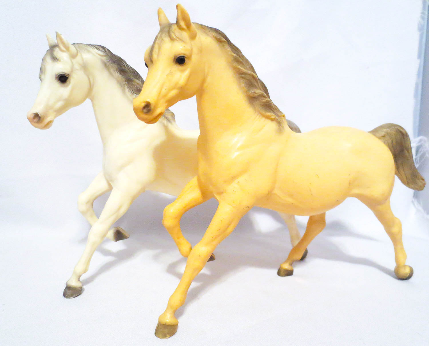 Protecting Your Models From Yellowing – Triple Mountain Model Horses