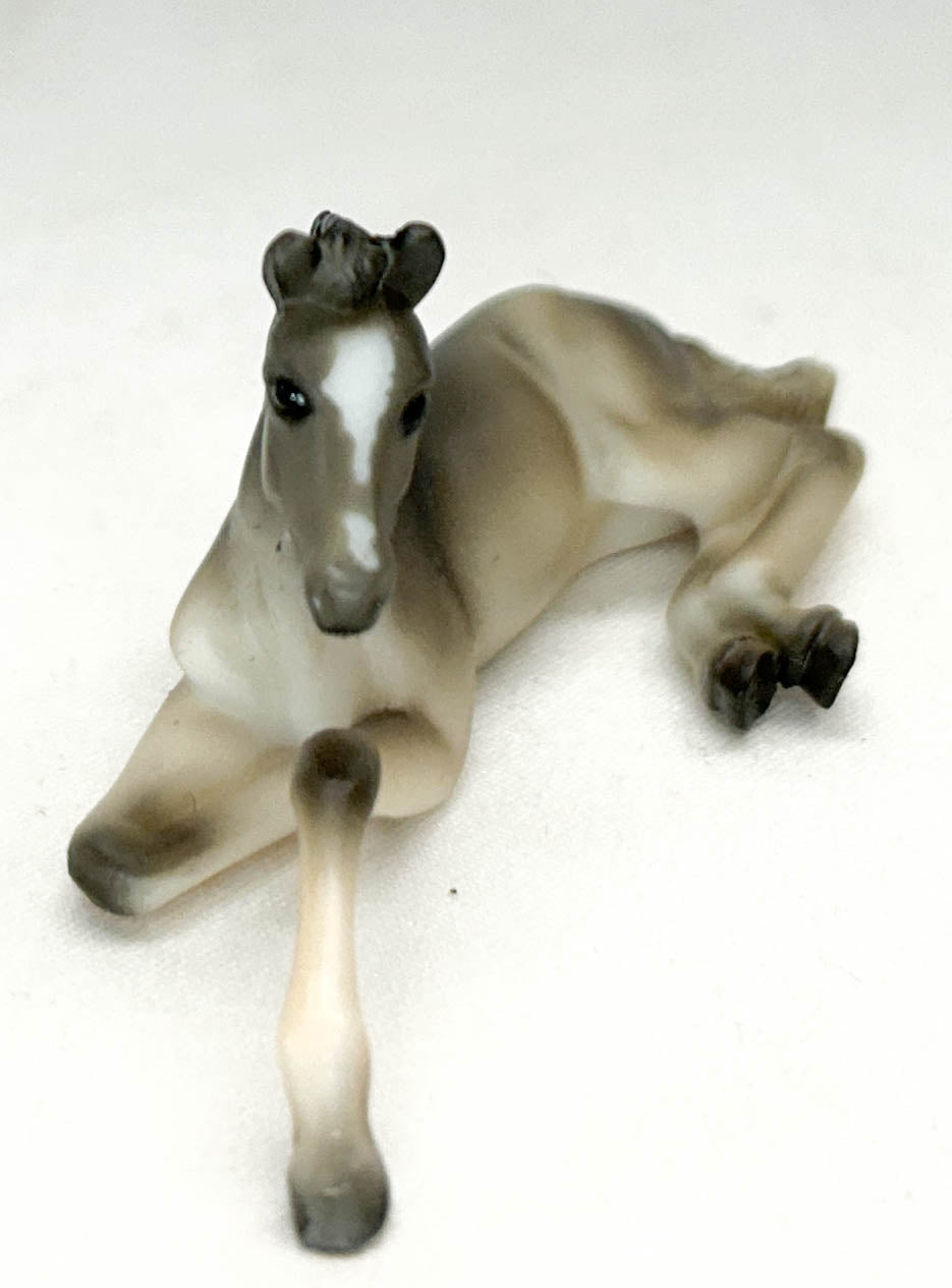Breyer Stablemates Lying Foal, Rose Grey - JC Penney SR – Triple ...